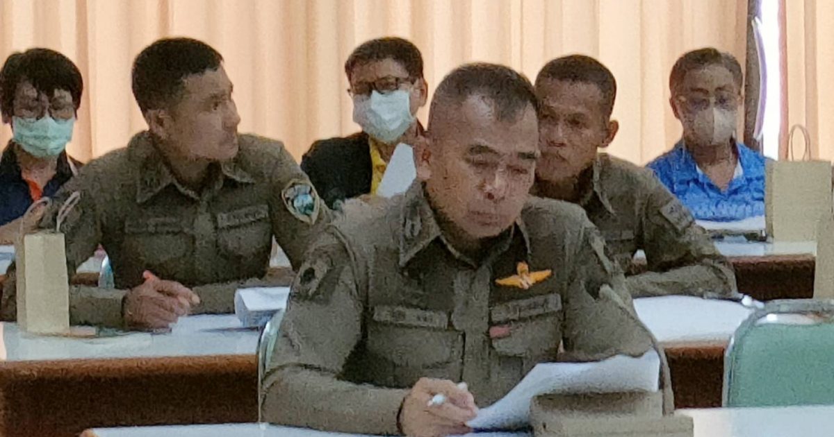 วันที่ 29 มี.ค.2567 เวลา 13.30 น. พ.ต.อ.โกศล ยามา รอง ผบก. ภ.จว.เพชรบุรี ประชุมคณะกรรมการ ศูนย์ ...